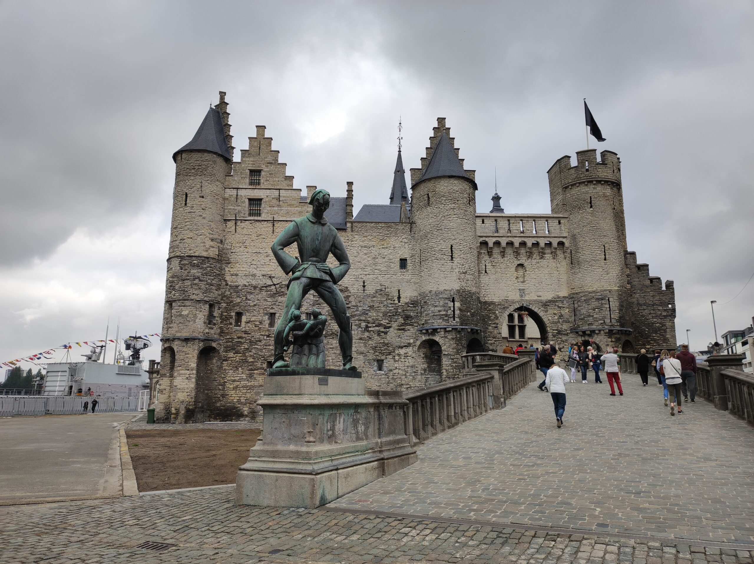 Visitar el Castillo Steen en Amberes | Guía de viaje