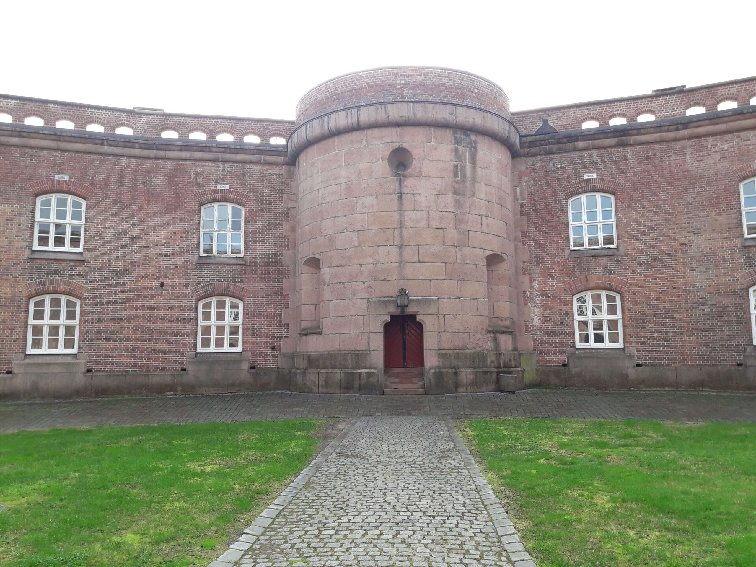 Visitar la Fortaleza de Oscarsborg | Guía Noruega (Gratis)